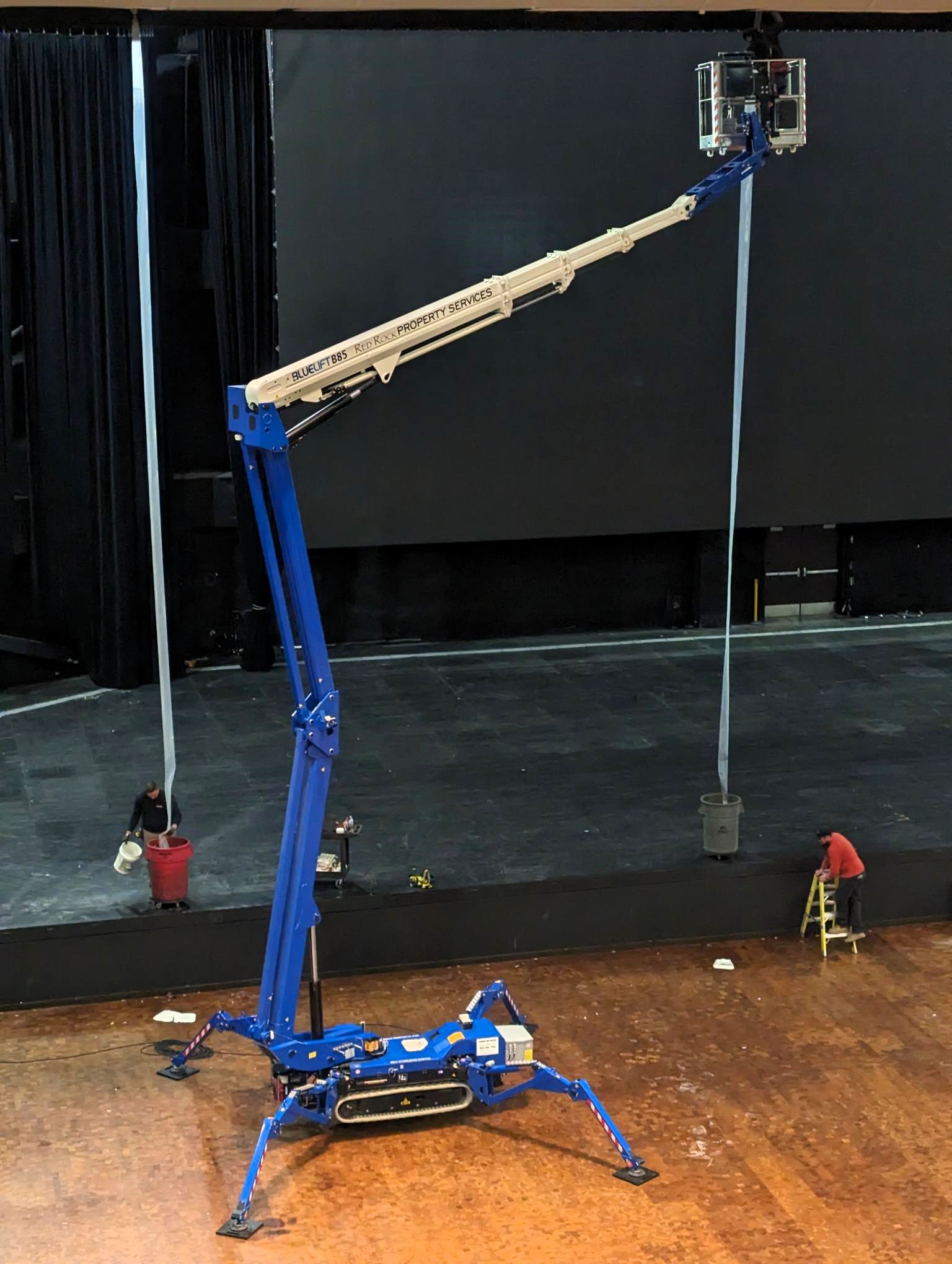 Looking to Rent a Bluelift B85? Get a quote from Red Rock Property Services